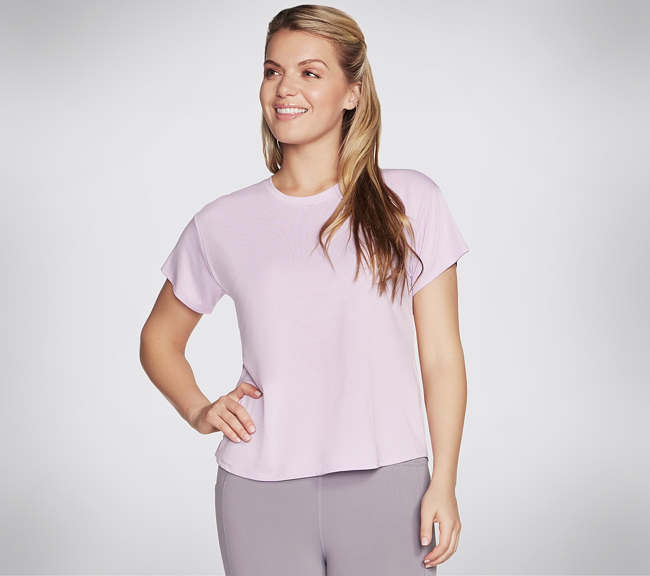 GO DRI Define Crew | Sort T-shirt - Køb online her – Skechers.dk